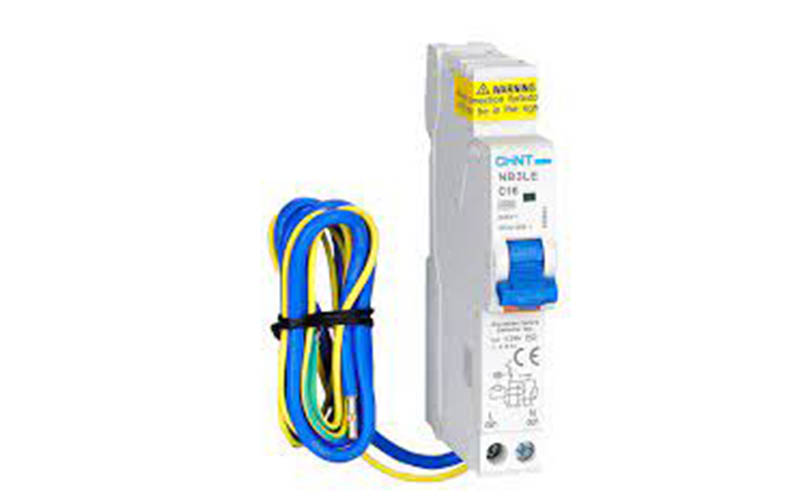 Residual current operated circuit breaker with over-current protection ...